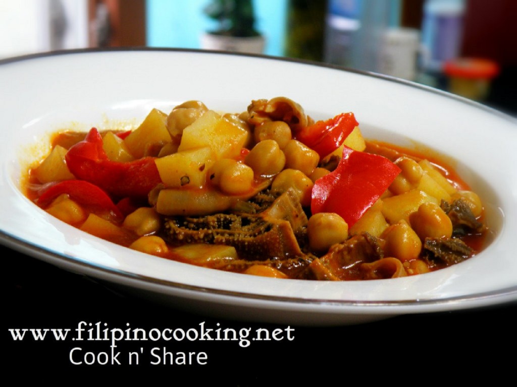 Filipino Callos (Beef tripe stew) - Cook n' Share - World Cuisines